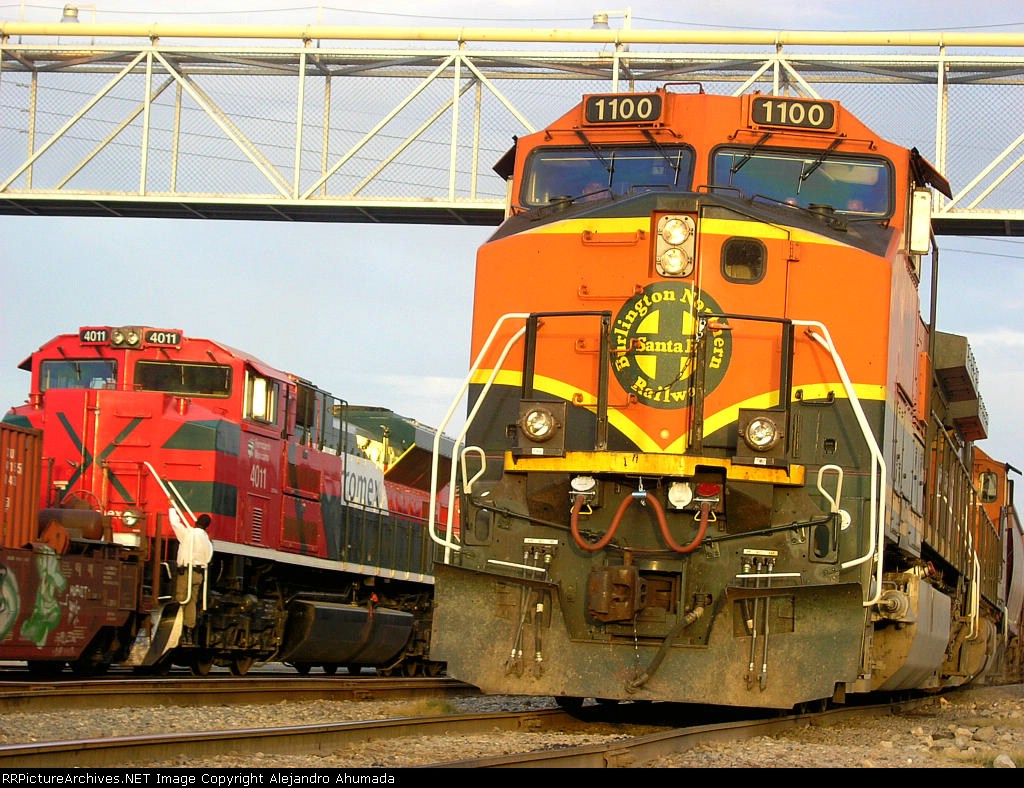 BNSF 1100